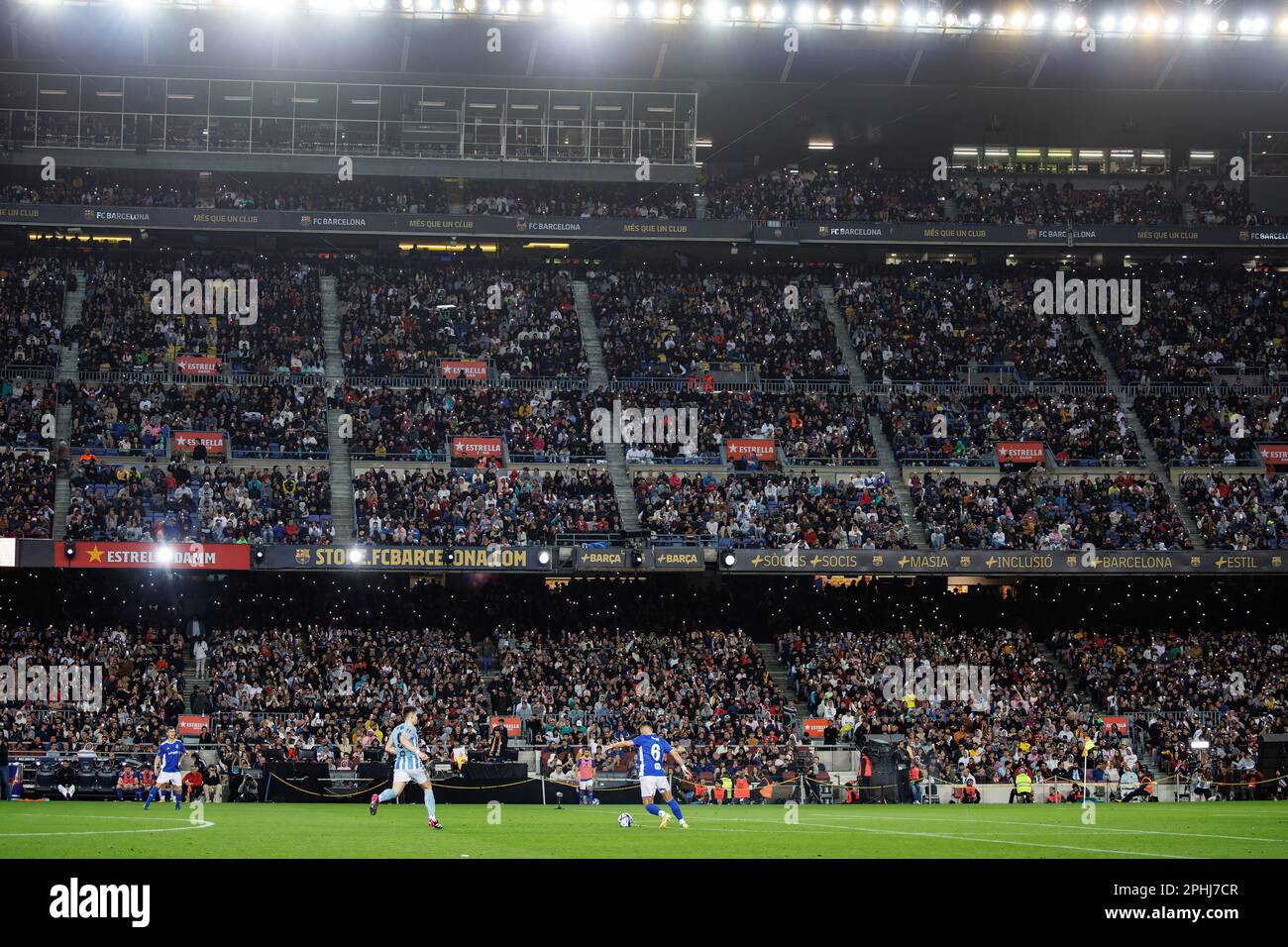 BARCELONE - 26 MARS : des spectateurs assistent aux quatre derniers ...