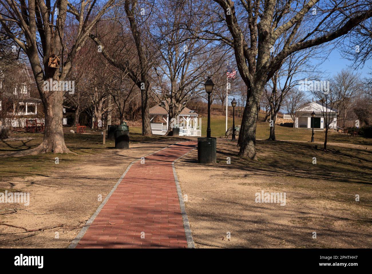 Chatham, Cape Cod, Massachusetts – 5 mars 2023 : pavillon et drapeau ...