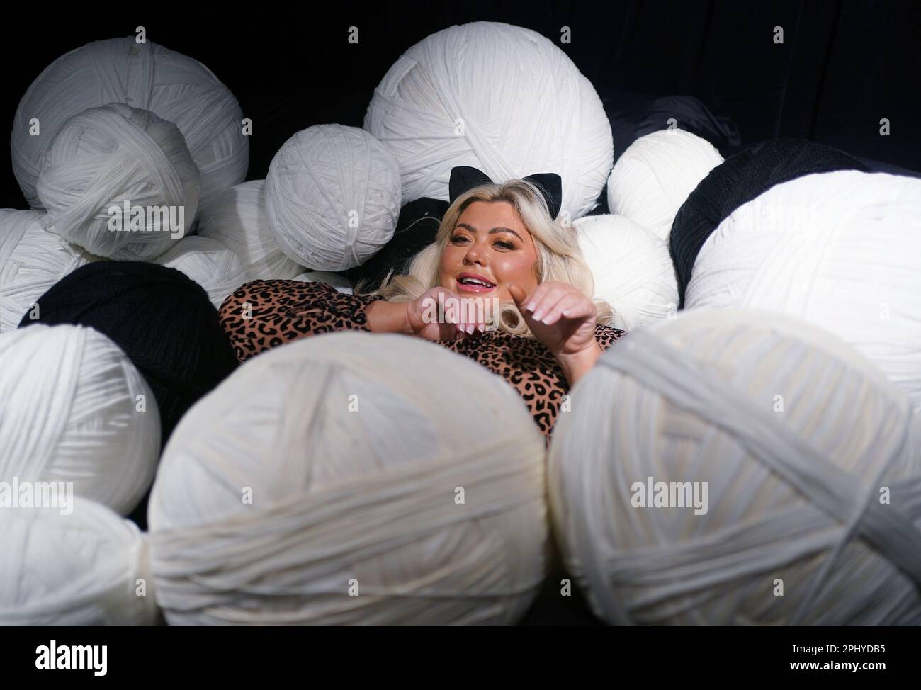 La star de télé-réalité Gemma Collins ouvre le BE A Cat Cafe, qui se ...