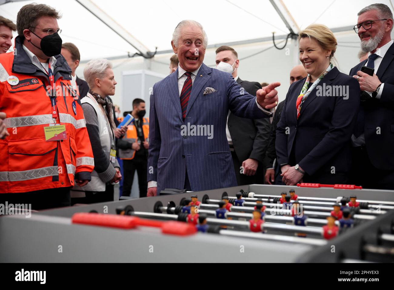 Le roi Charles III et le maire de Berlin Franziska Giffey (deuxième à ...