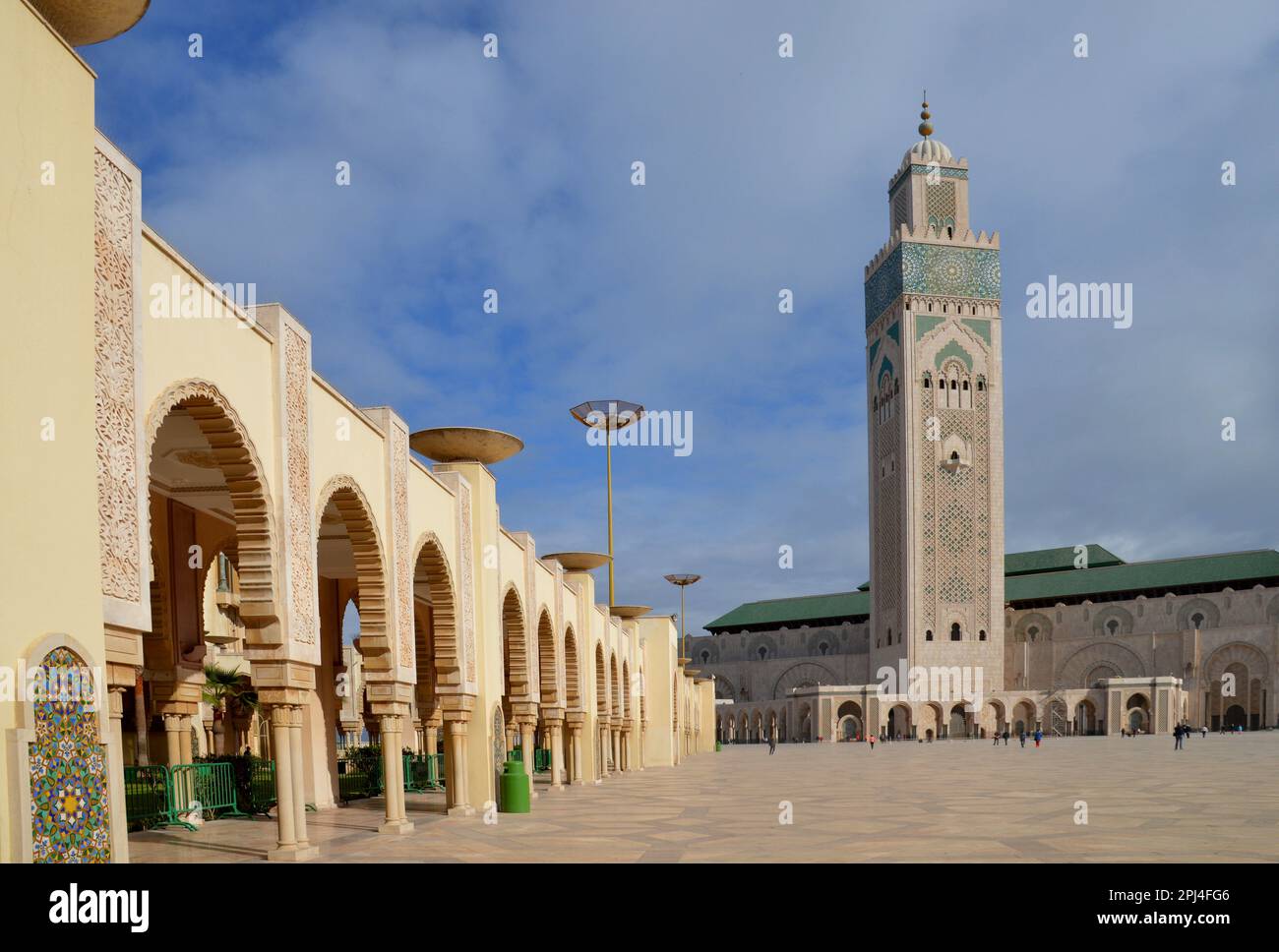Maroc, Casablanca: La mosquée du roi Hassan II, achevée en 1993, est la ...