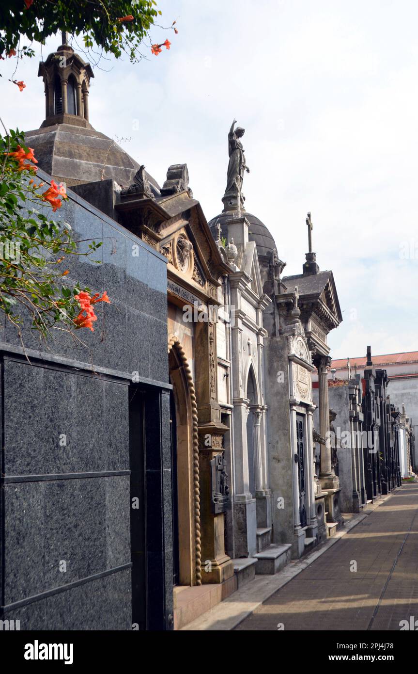 Argentine, Buenos Aires: Le célèbre cimetière de Recoleta a été fondé ...