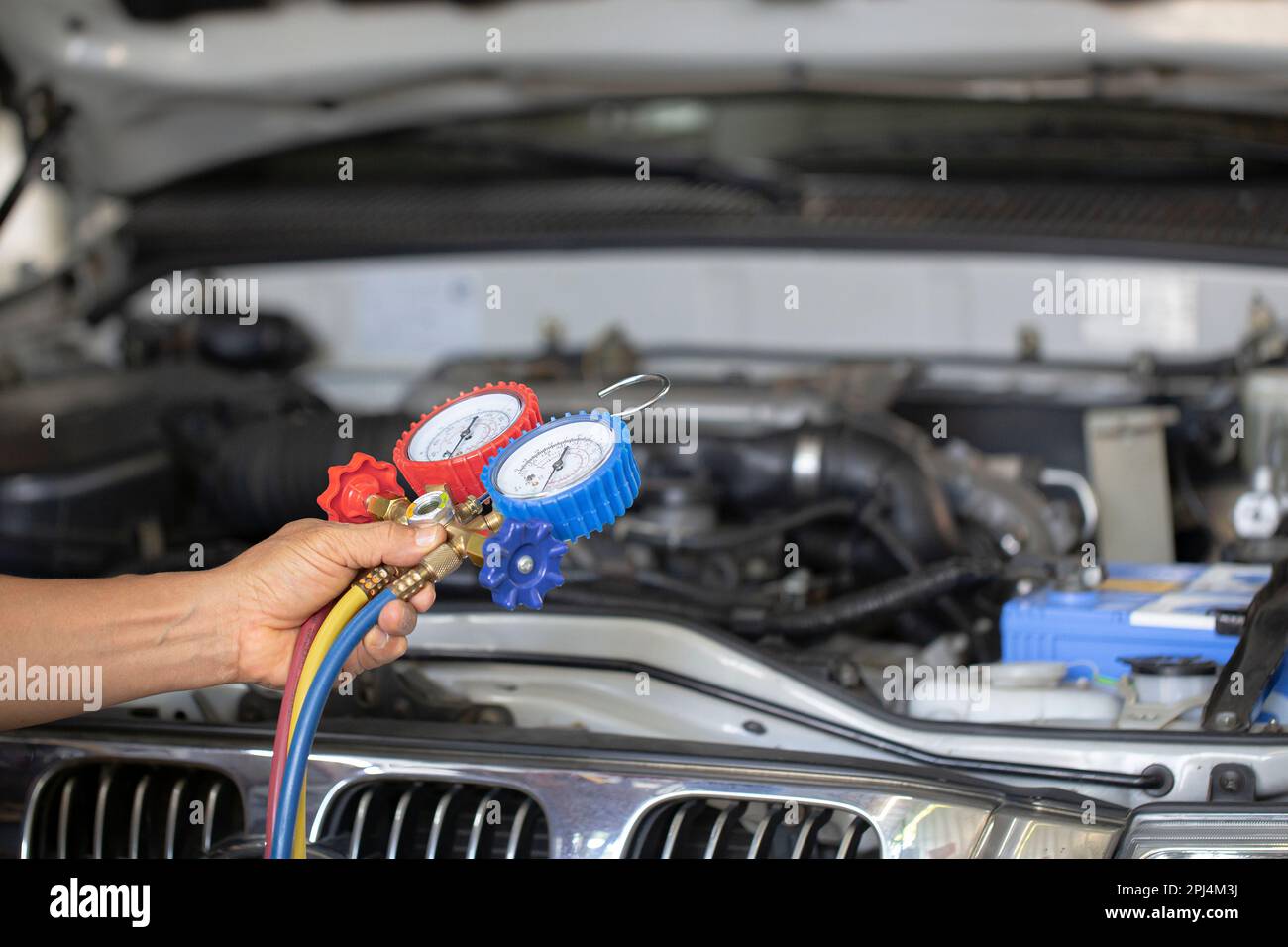 Entretien de la climatisation de la voiture, détection de fuite ...