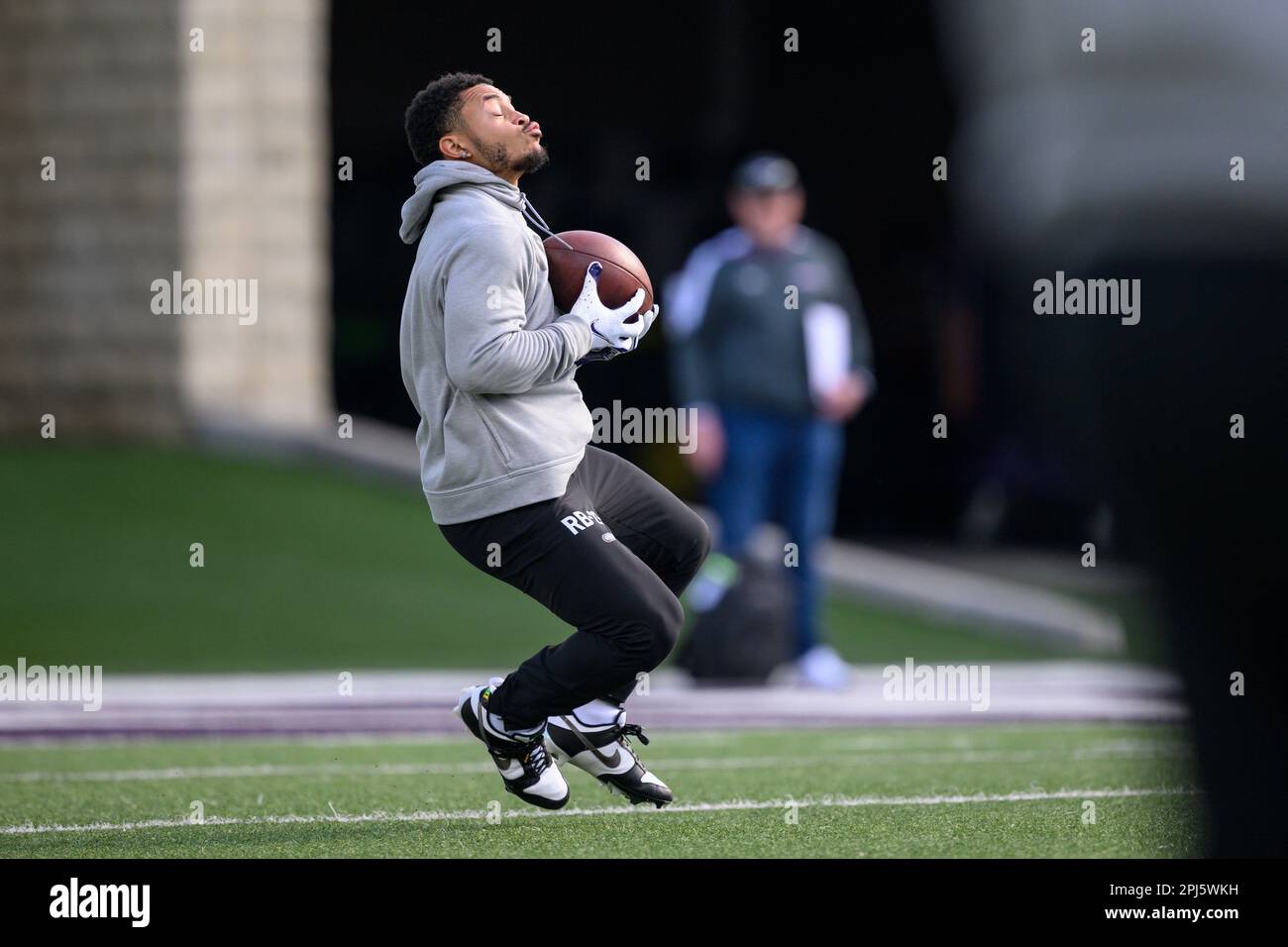 Kansas State running back Deuce Vaughn makes a kickoff catch during the ...