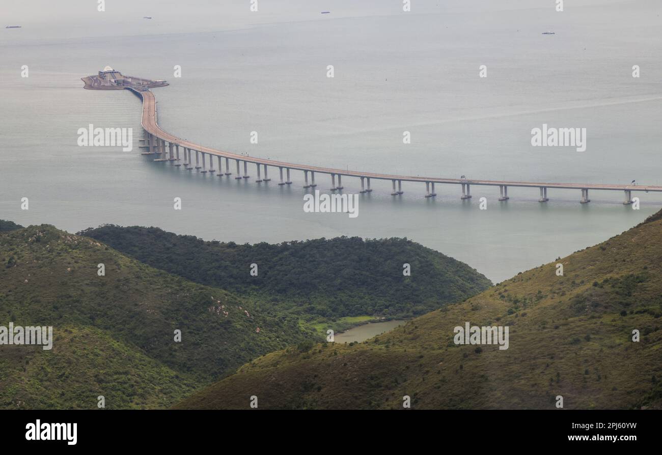 Vue sur le pont Hong Kong-Zhuhai-Macao à Tung Chung, depuis le ...