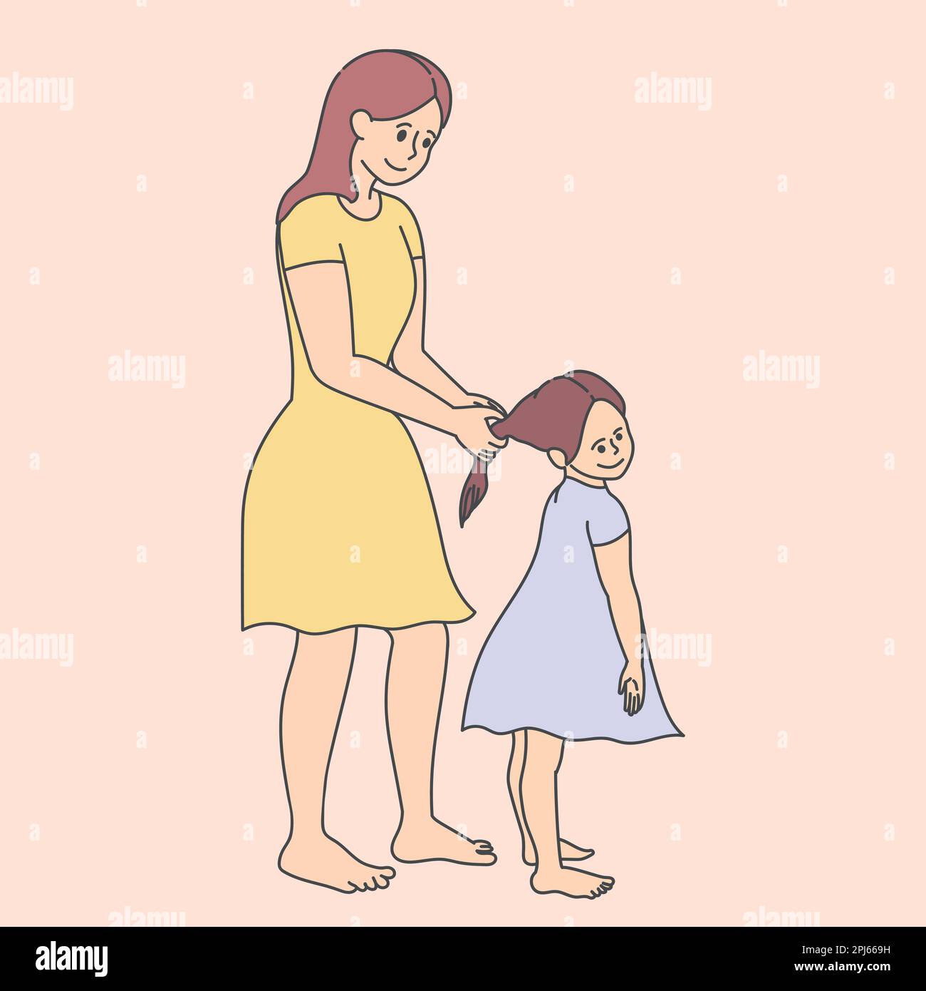 La mère braise les cheveux de sa fille. Maman et fille ensemble. Thème ...