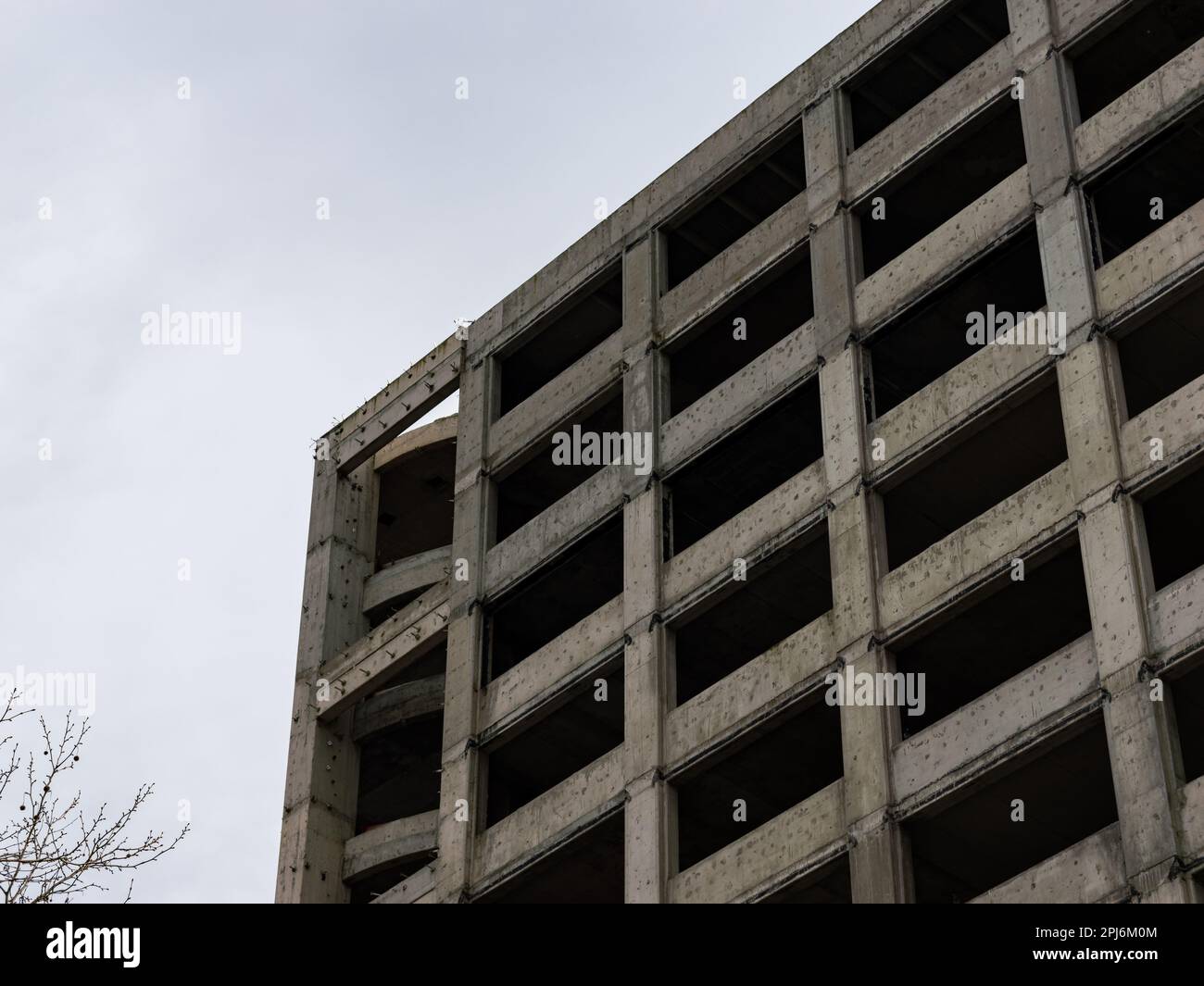 Échec du projet de construction d'un complexe de bureaux. Structure ...