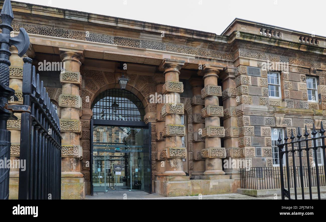 Entrée principale aux portes de l'expérience de prison de Crumlin Road ...