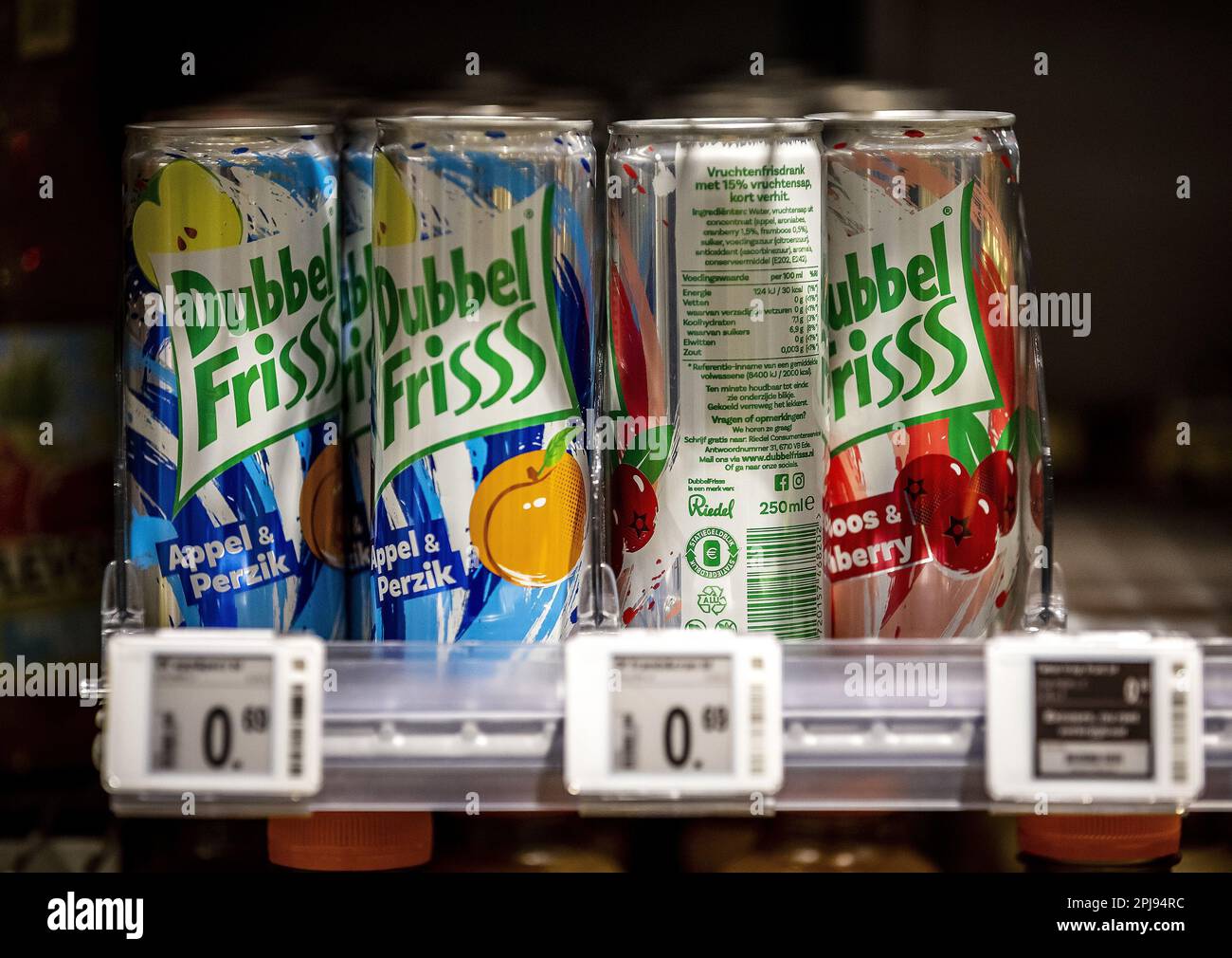 HAARLEM - Une boîte avec un dépôt dans un supermarché. En plus des ...