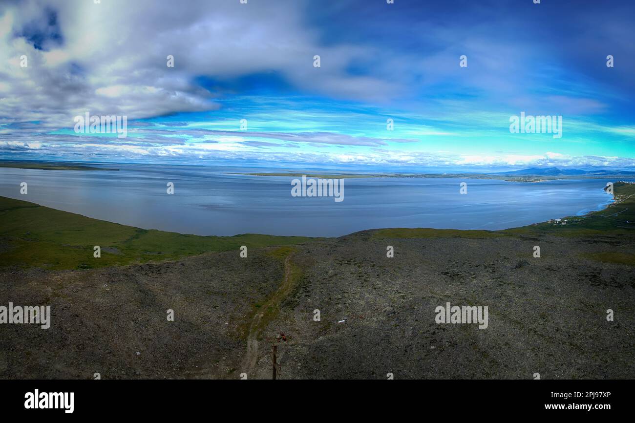 Golfe (REACH) de la mer de Béring, littoral. Le haut de l'ancienne ...