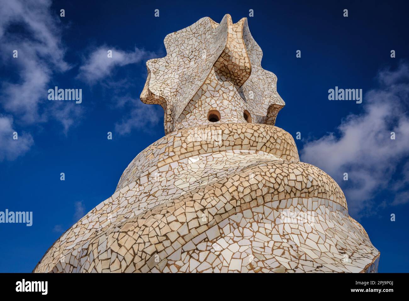 Cheminée de la pedrera gaudi Banque de photographies et d’images à ...