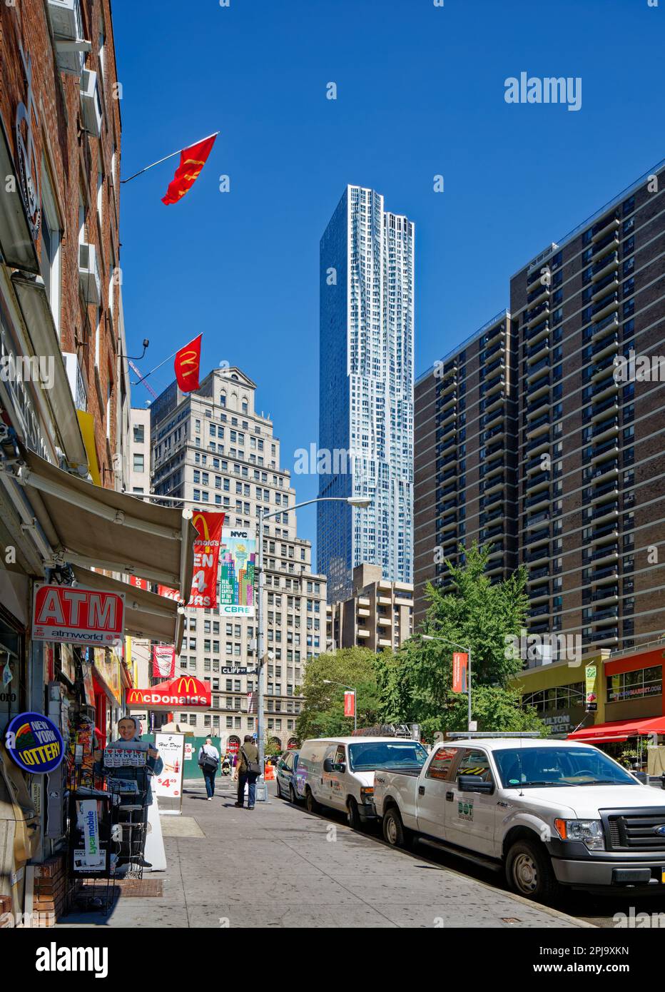 8 spruce street Banque de photographies et d’images à haute résolution ...