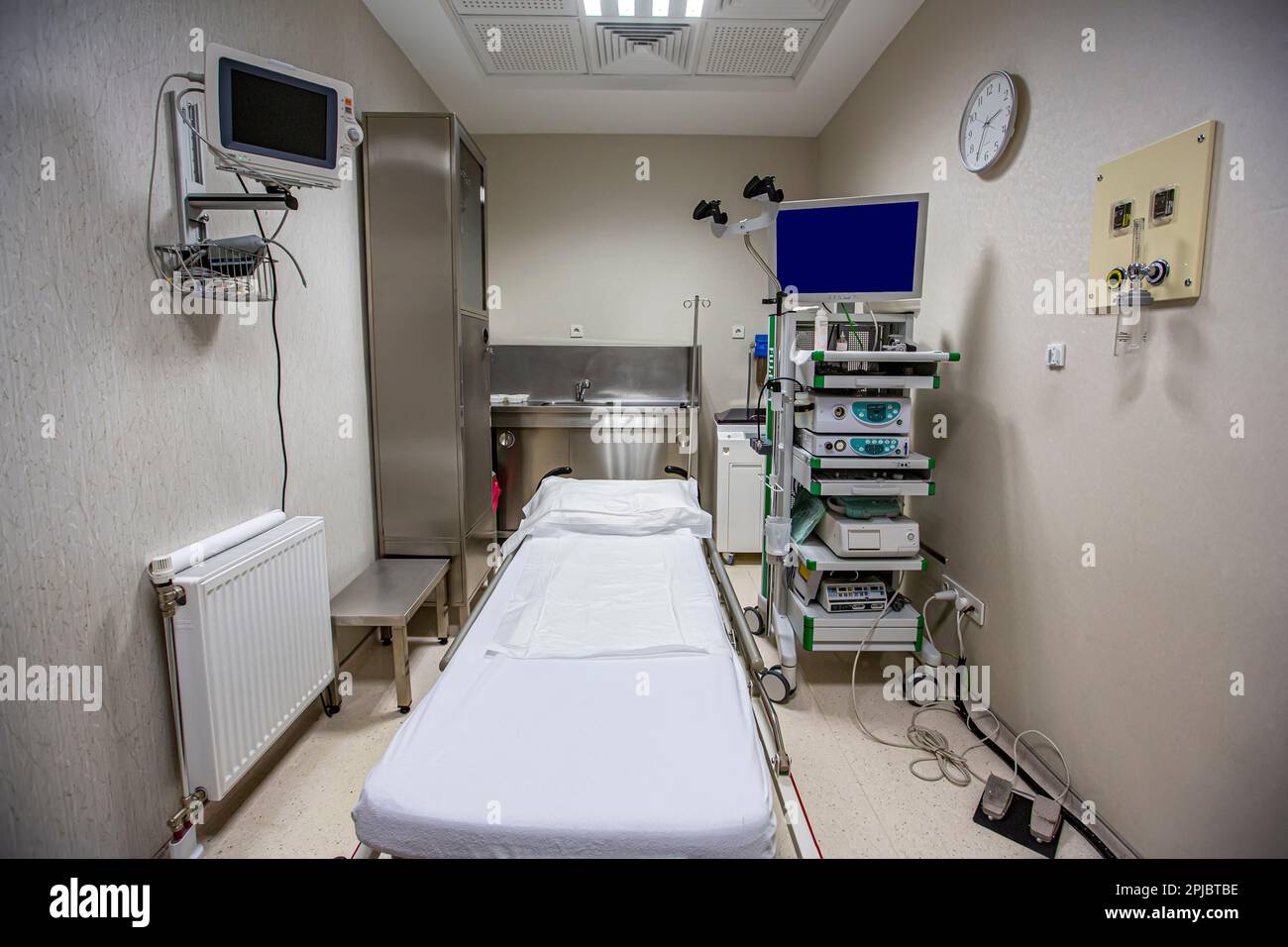 Kit d'équipement d'endoscopie moderne. Système d'endoscopie vidéo ...