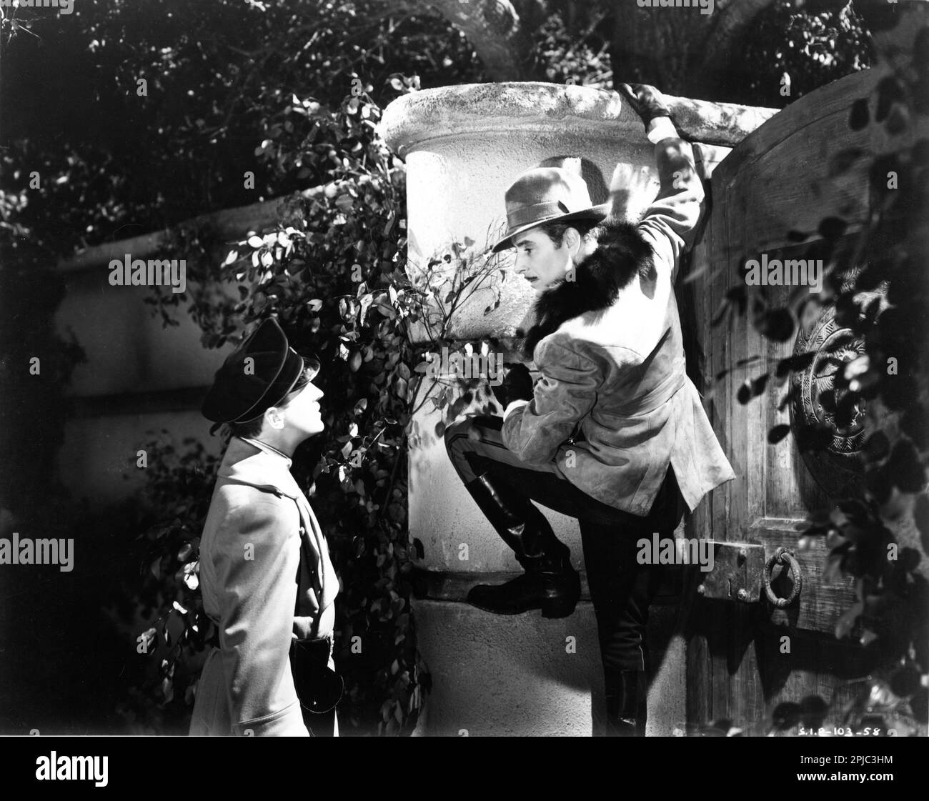 DAVID NIVEN et RONALD COLMAN dans LE PRISONNIER DU réalisateur ZENDA ...