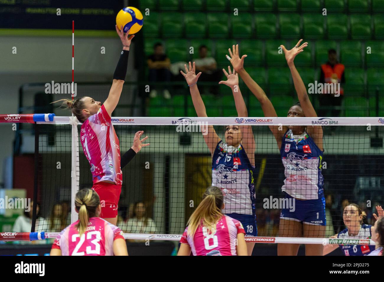 Edina begic Banque de photographies et d’images à haute résolution - Alamy