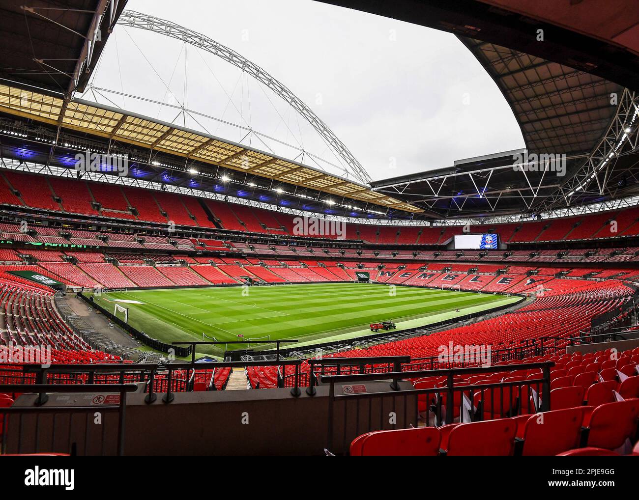 Une vue générale de Wembley lors du match final du Trophée Papa John's ...