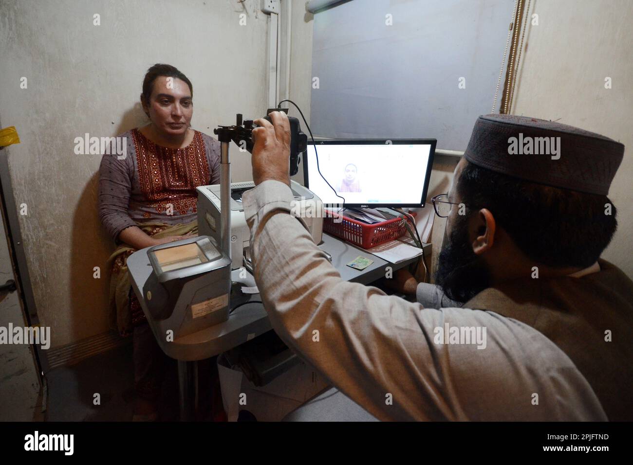 Peshawar, Pakistan. 31st mars 2023. L'enregistrement de la carte des transgenres a lieu à NADRA ...