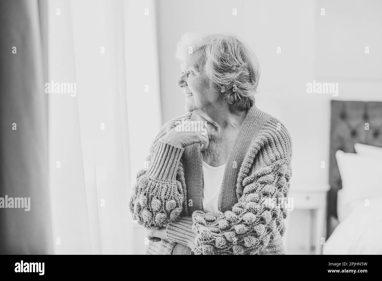Belle femme senior Banque d'images noir et blanc - Alamy