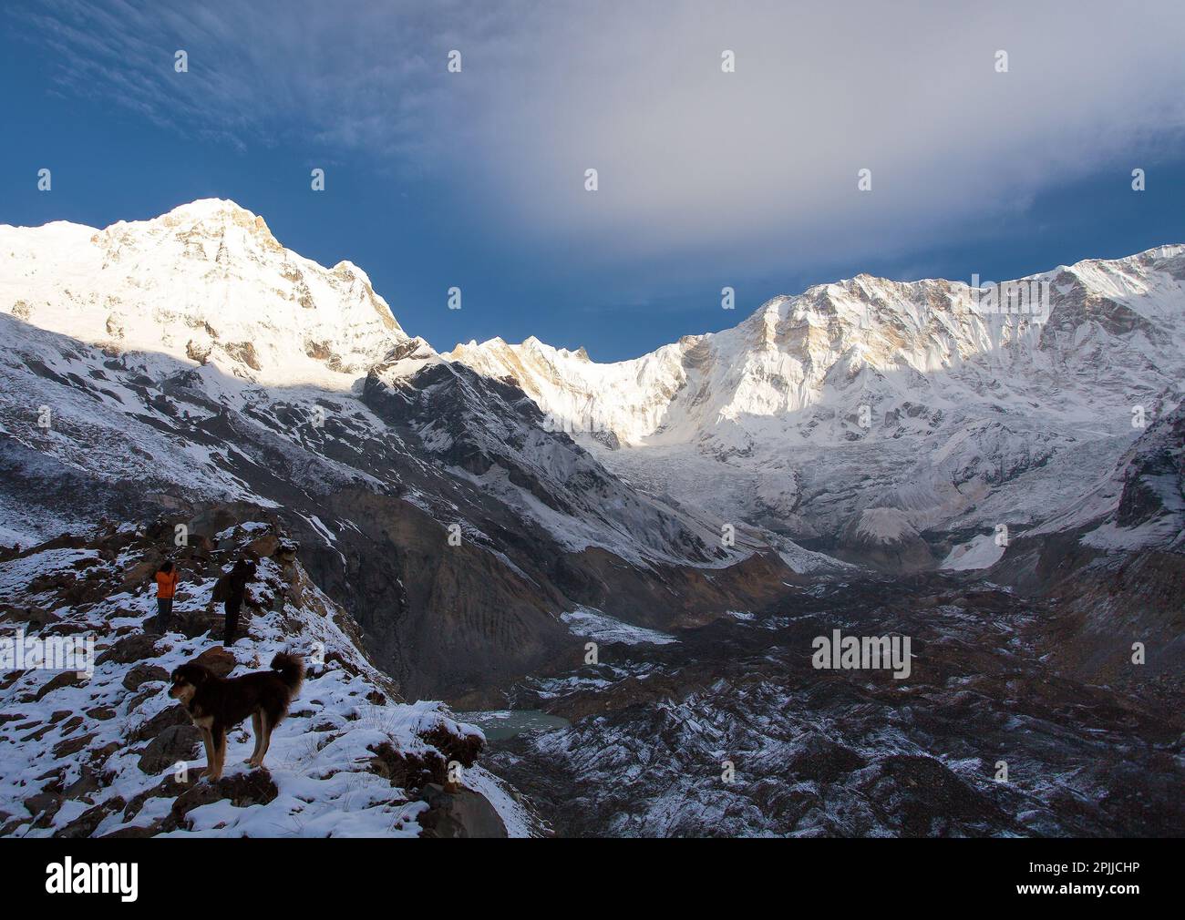 Vue panoramique du Mont Annapurna 1 du camp de base sud d'Annapurna ...