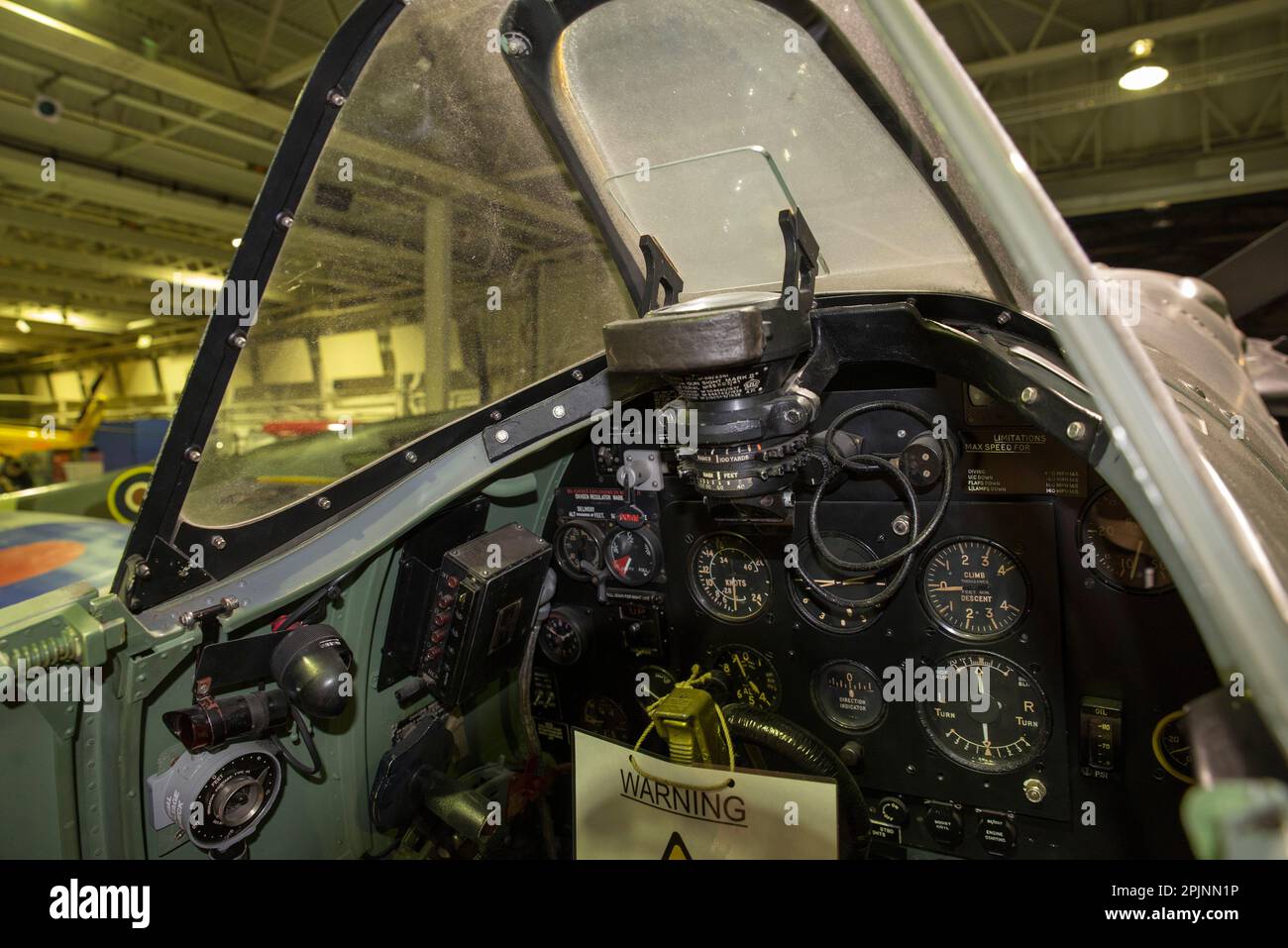 Spitfire cockpit canopy aircraft Banque de photographies et d’images à ...