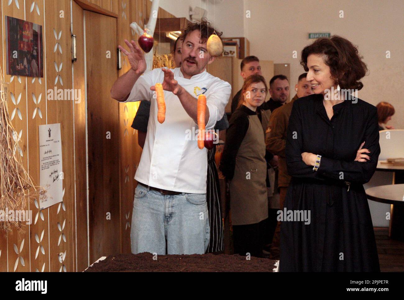 KIEV, UKRAINE - 03 AVRIL 2023 - le chef et restaurateur Yevhen ...