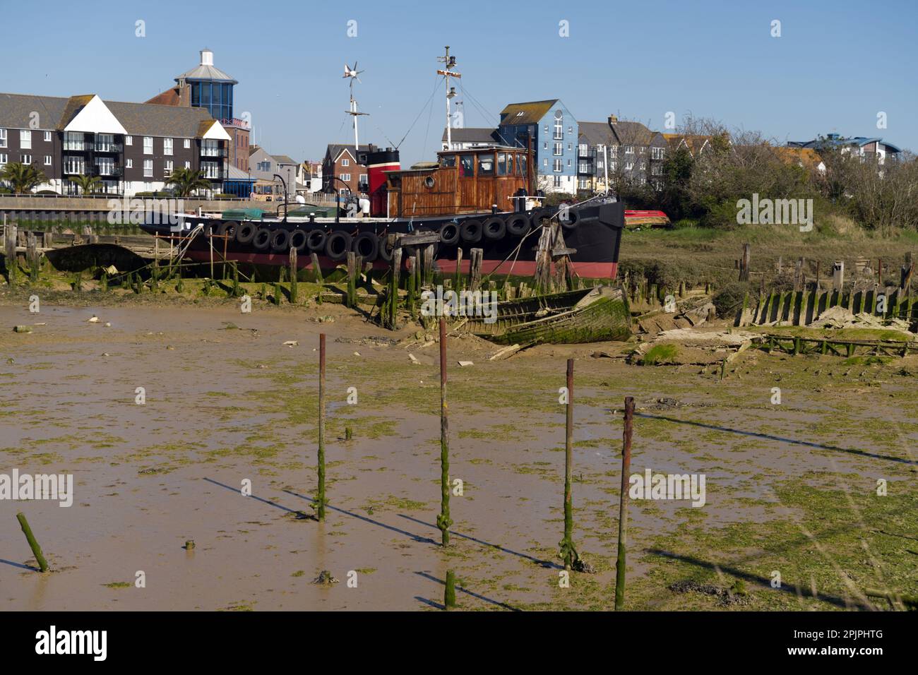 Les plates-formes de boue de la rivière Arun de Littlehampton, avec de ...