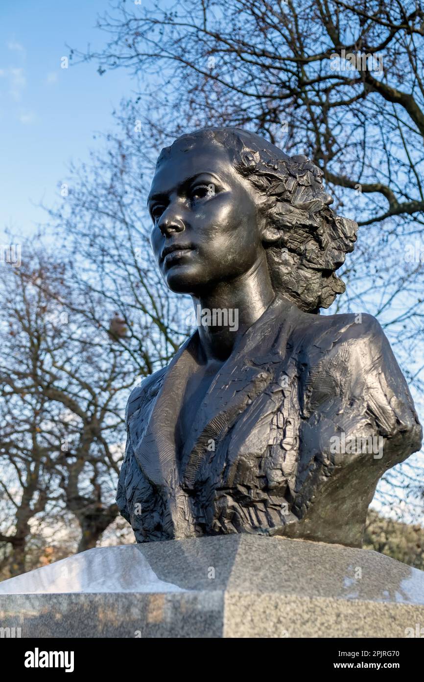 Sculpture de violette szabo Banque de photographies et d’images à haute ...