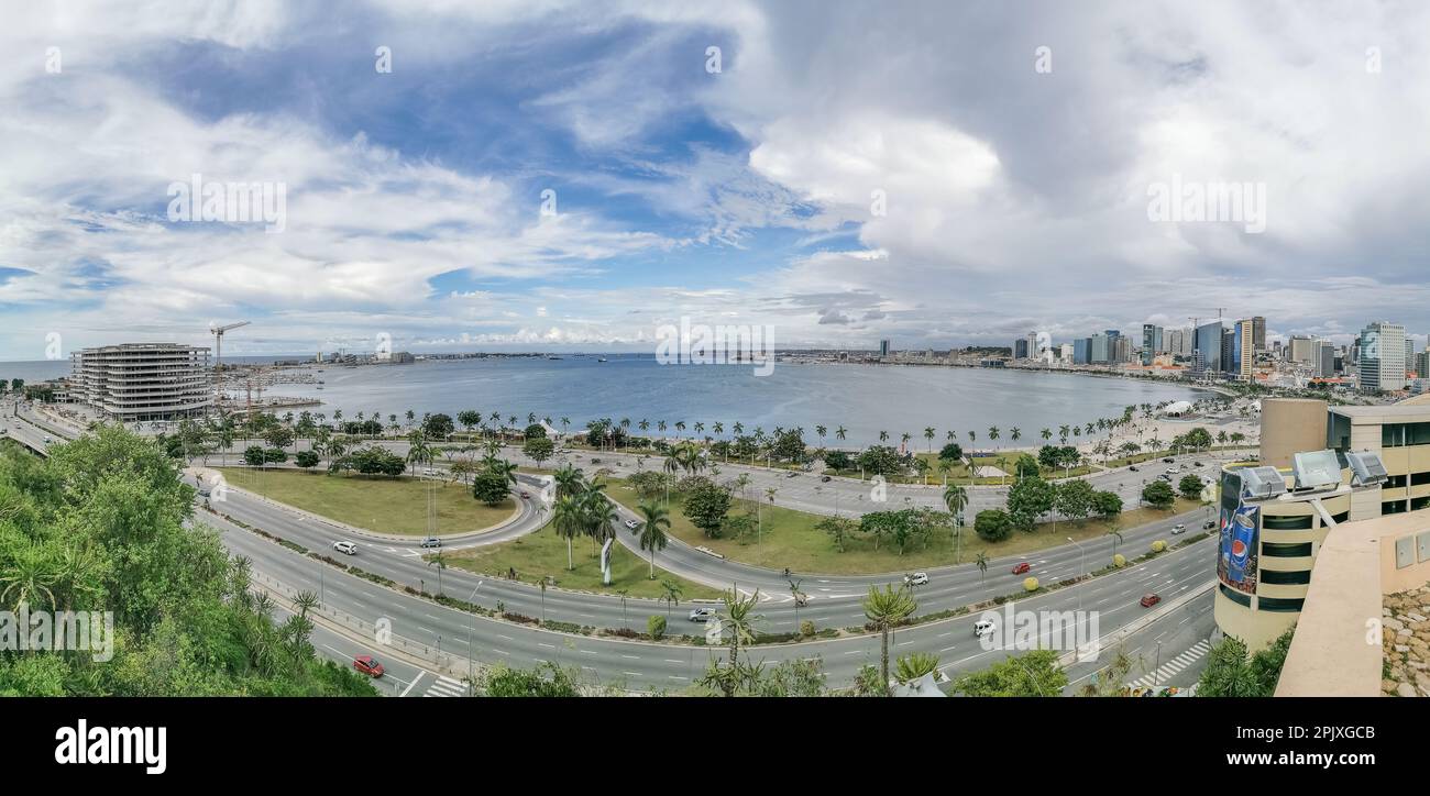 Luanda Angola - 03 24 2023: Vue panoramique incroyable du centre-ville ...