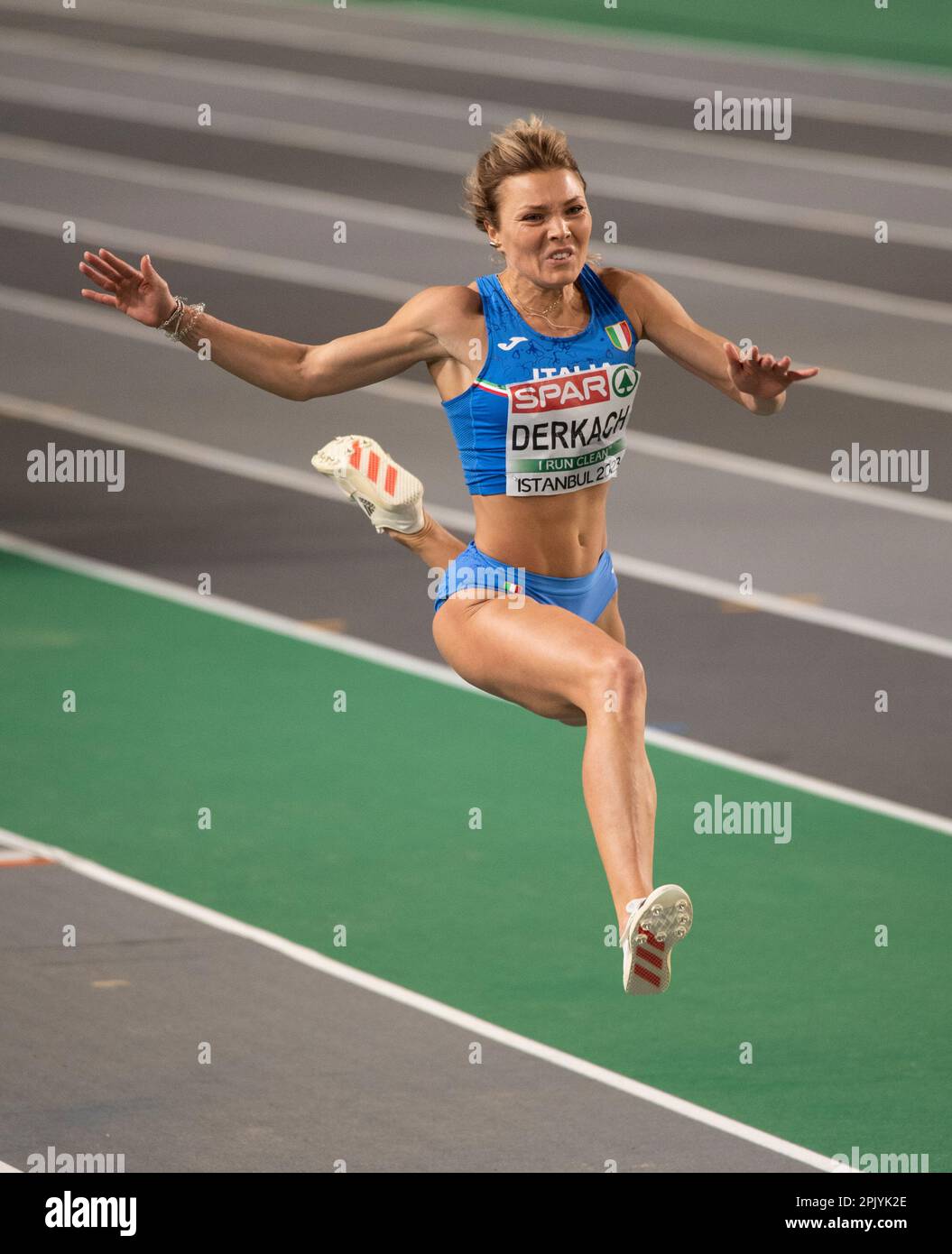 Dariya Derkach, de l’Italie, participe à la triple finale de saut ...