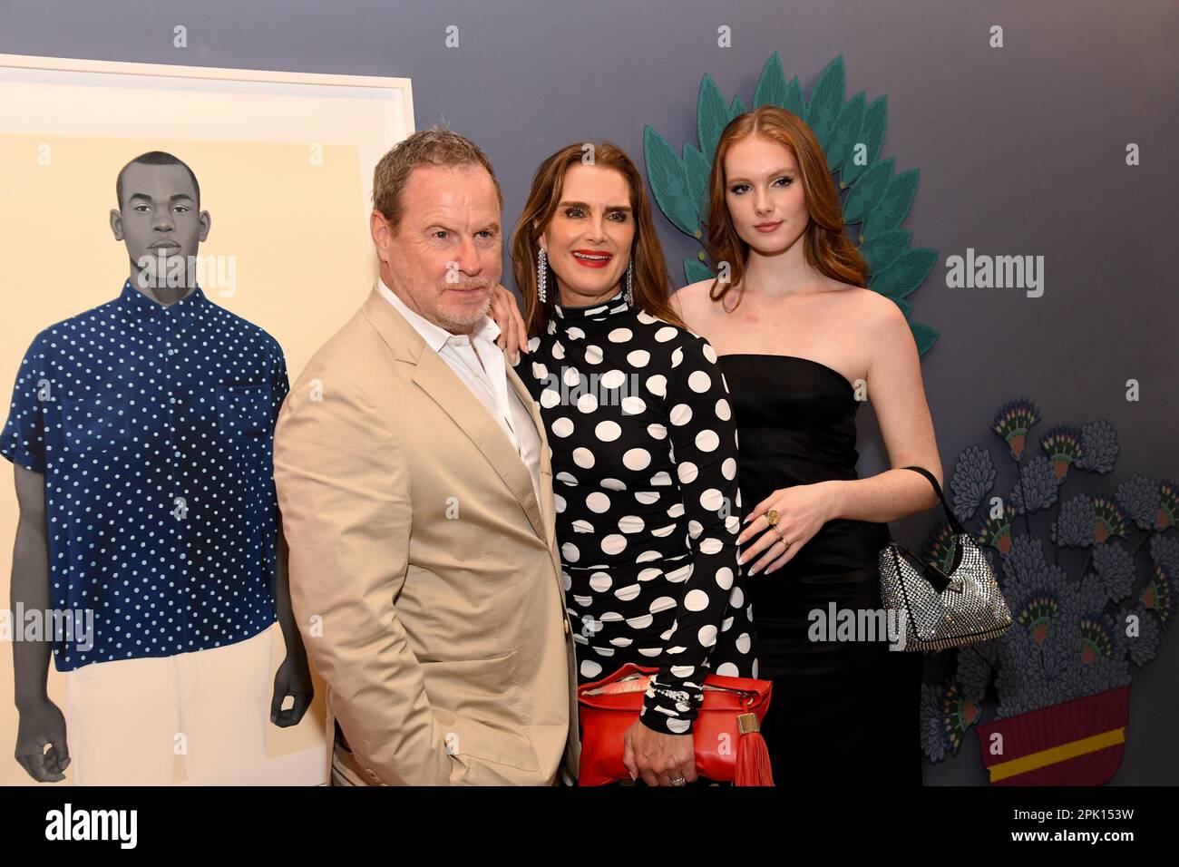 New York, États-Unis. 04th avril 2023. Chris Henchy, Brooke Shields et ...