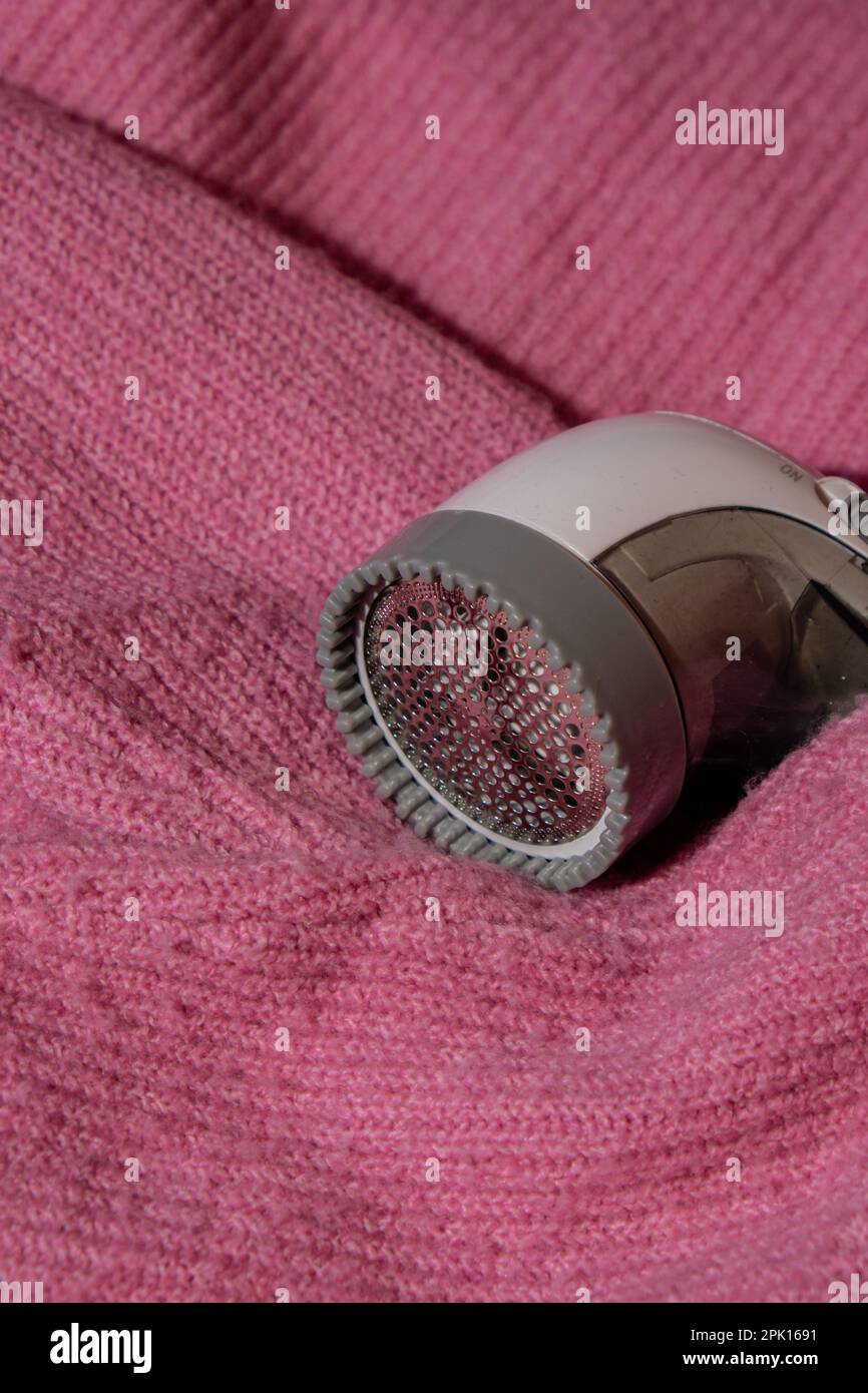 Rasoir anti-pilling. Appareil pour le rasage des vêtements. Rasoir en ...