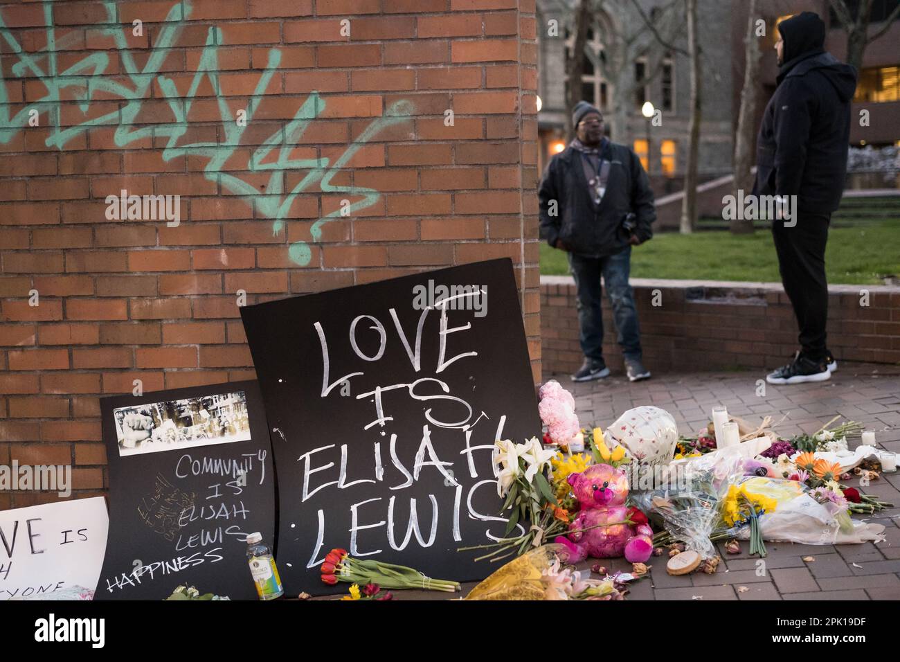 Seattle, États-Unis. 4 avril 2023. Mario Dunham, frère d’Elijah Lewis ...