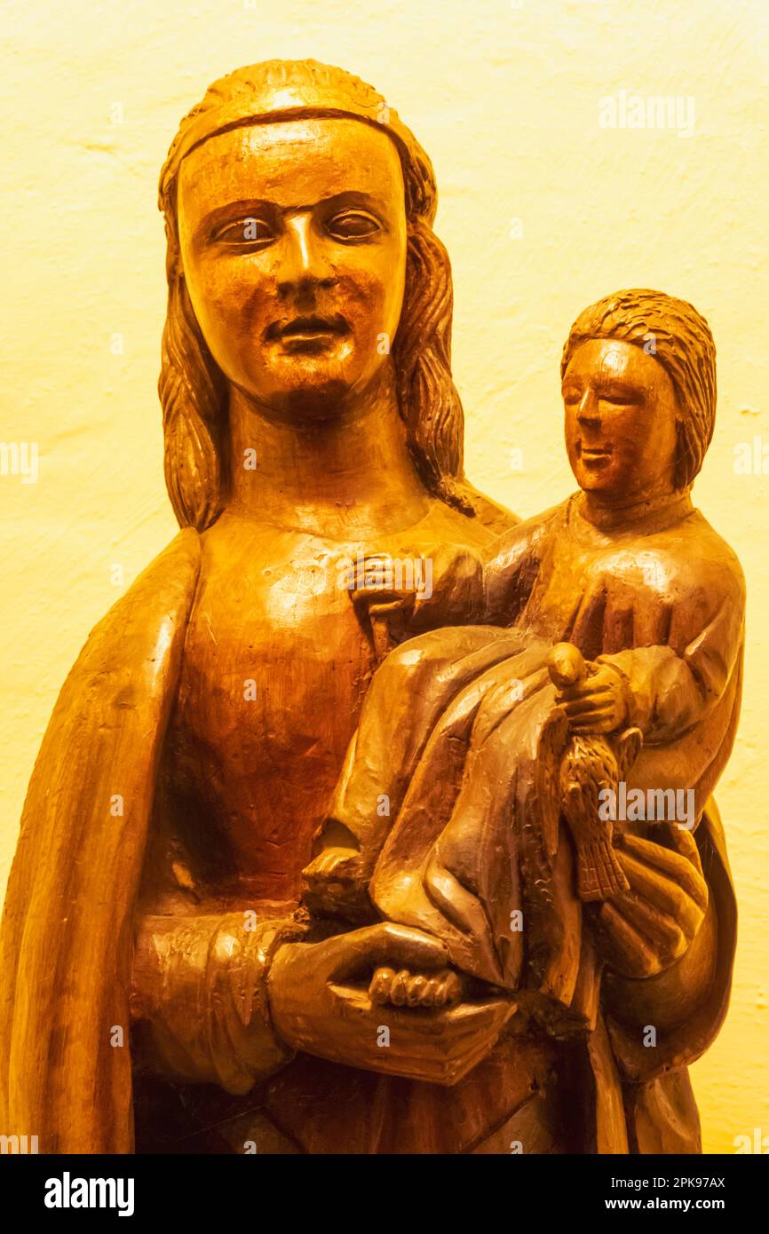 Angleterre, Sussex de l'est, Prieuré de Michelham, statue flamande en ...