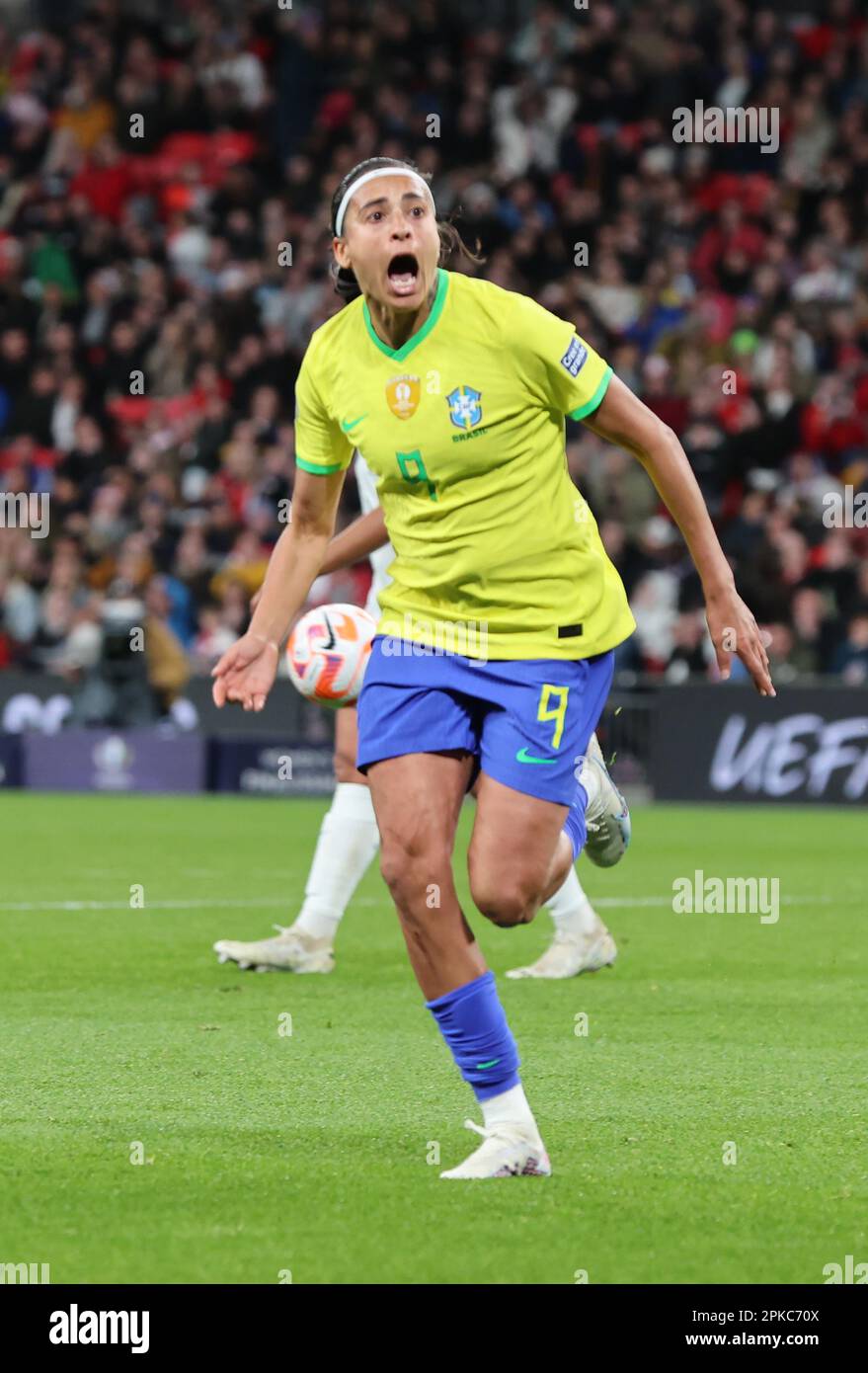 Andressa Alves du Brésil les femmes célèbrent son but ses côtés égalant ...