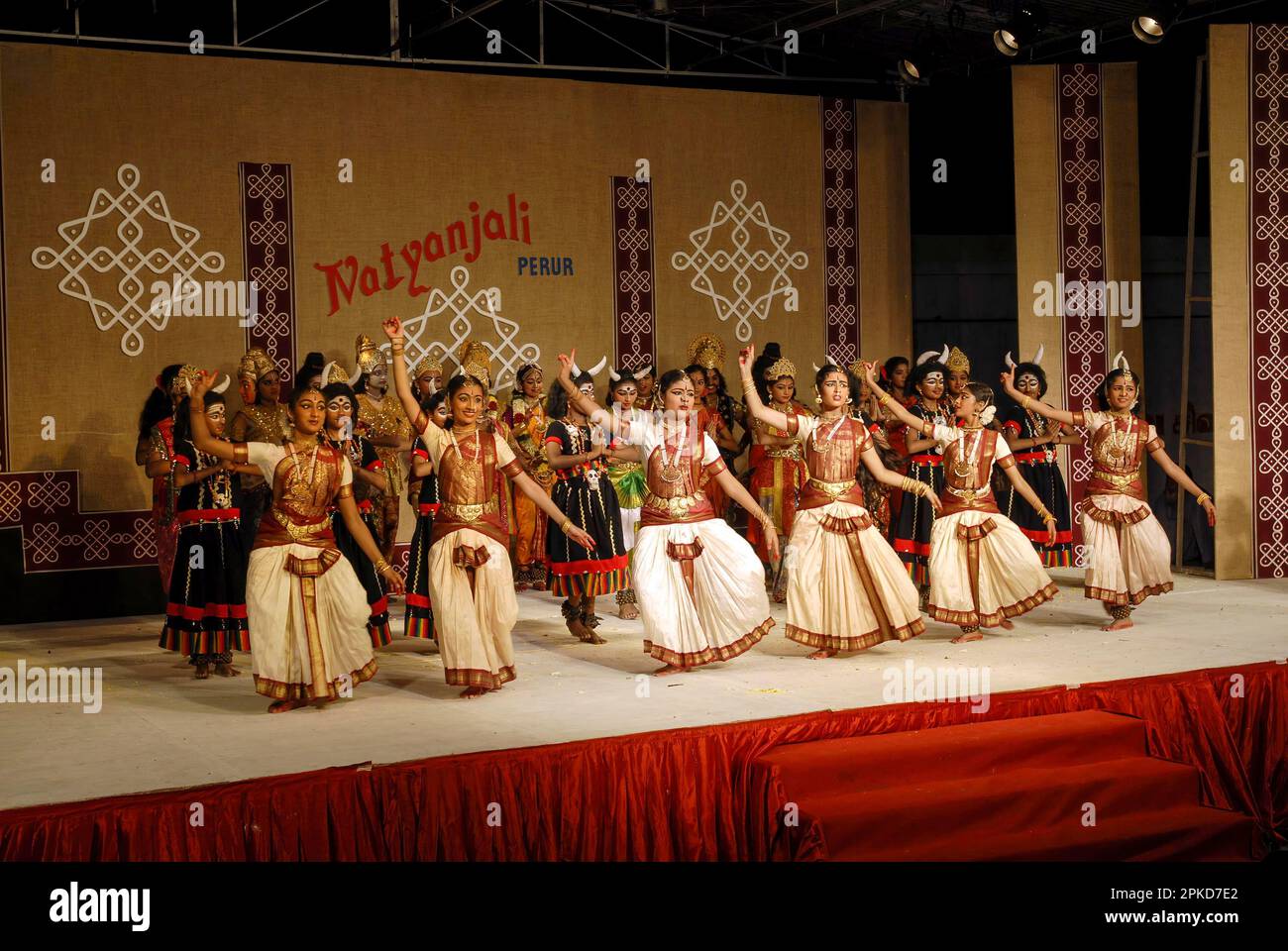 Bharatanatyam dance Banque de photographies et d’images à haute ...