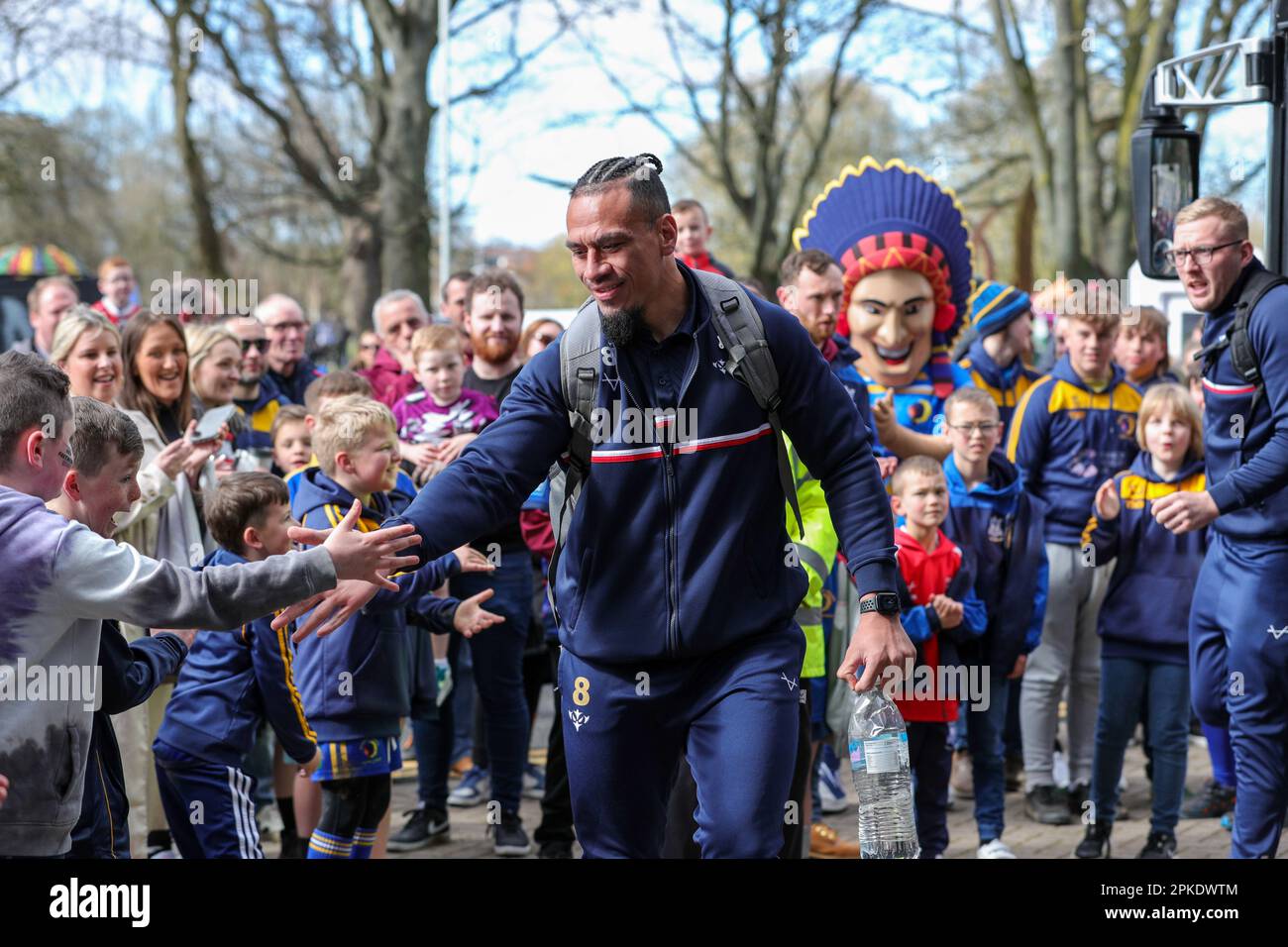 Sauaso 'Jesse' Sue #8 de Hull KR arrive au stade MKM avant le match de ...