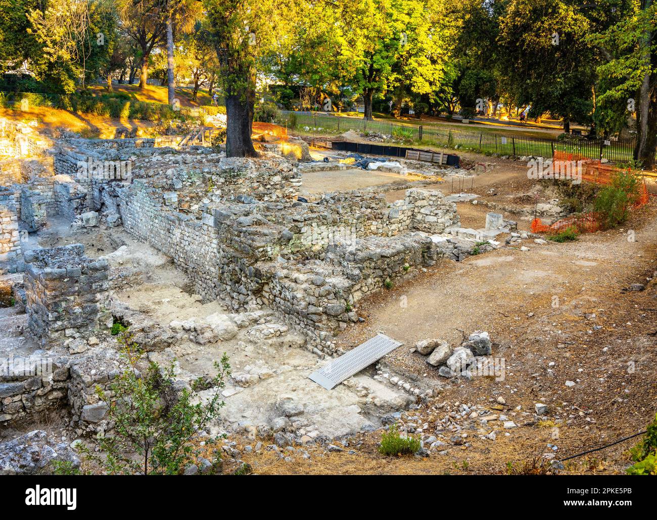 Vierge romane Banque de photographies et d’images à haute résolution ...