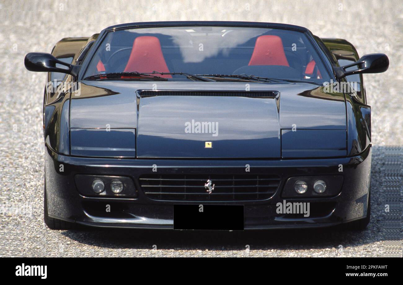 1986 Ferrari Testarossa Spider pendant les moteurs historiques Ferrari ...