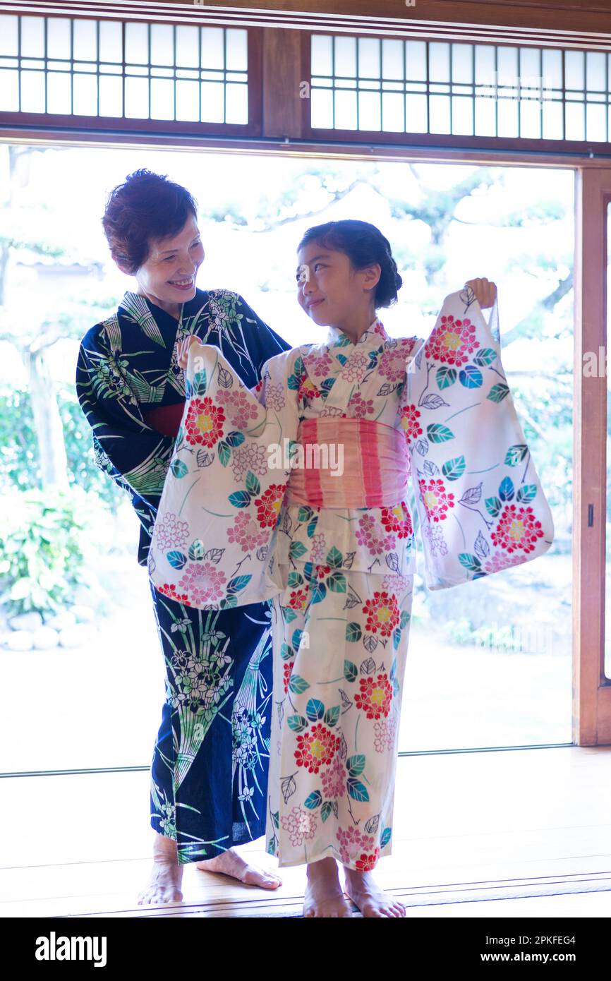 Fille s'habiller Banque de photographies et d’images à haute résolution ...