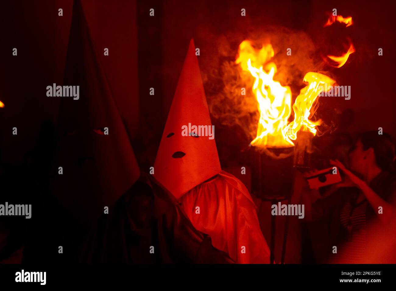 Goias, Goias, Brésil – 06 avril 2023: Un farricoco, tenant une torche ...