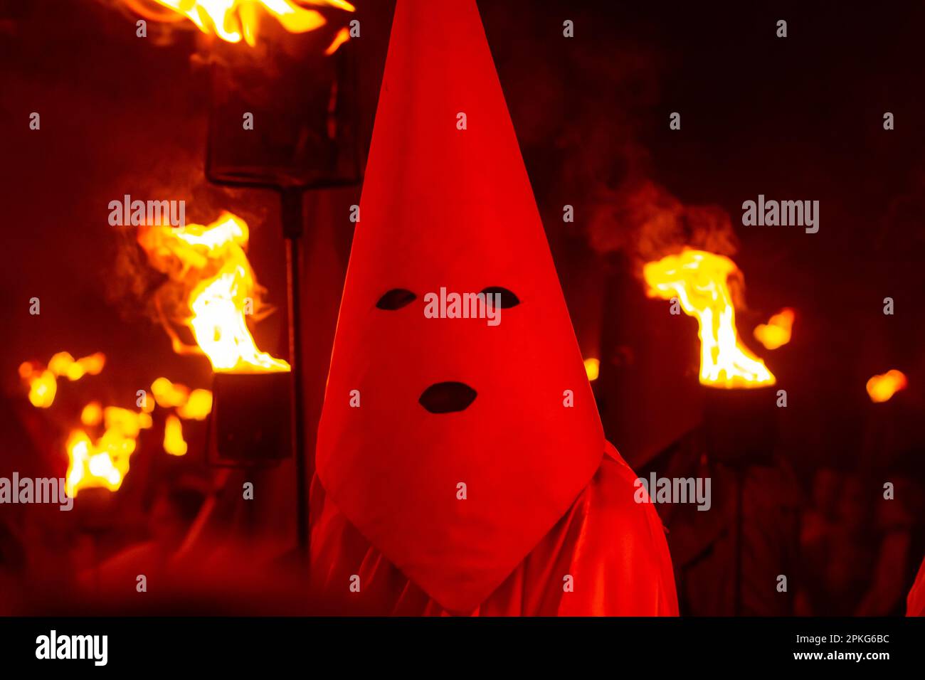 Goias, Goias, Brésil – 06 avril 2023: Un farricoco, tenant une torche ...