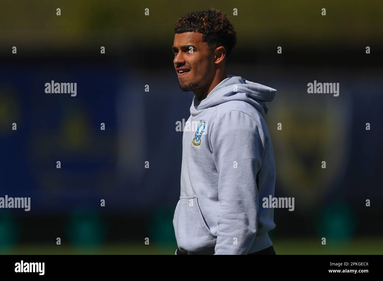 Sam Durrant #34 de Sheffield mercredi arrive en avance sur le match Sky ...