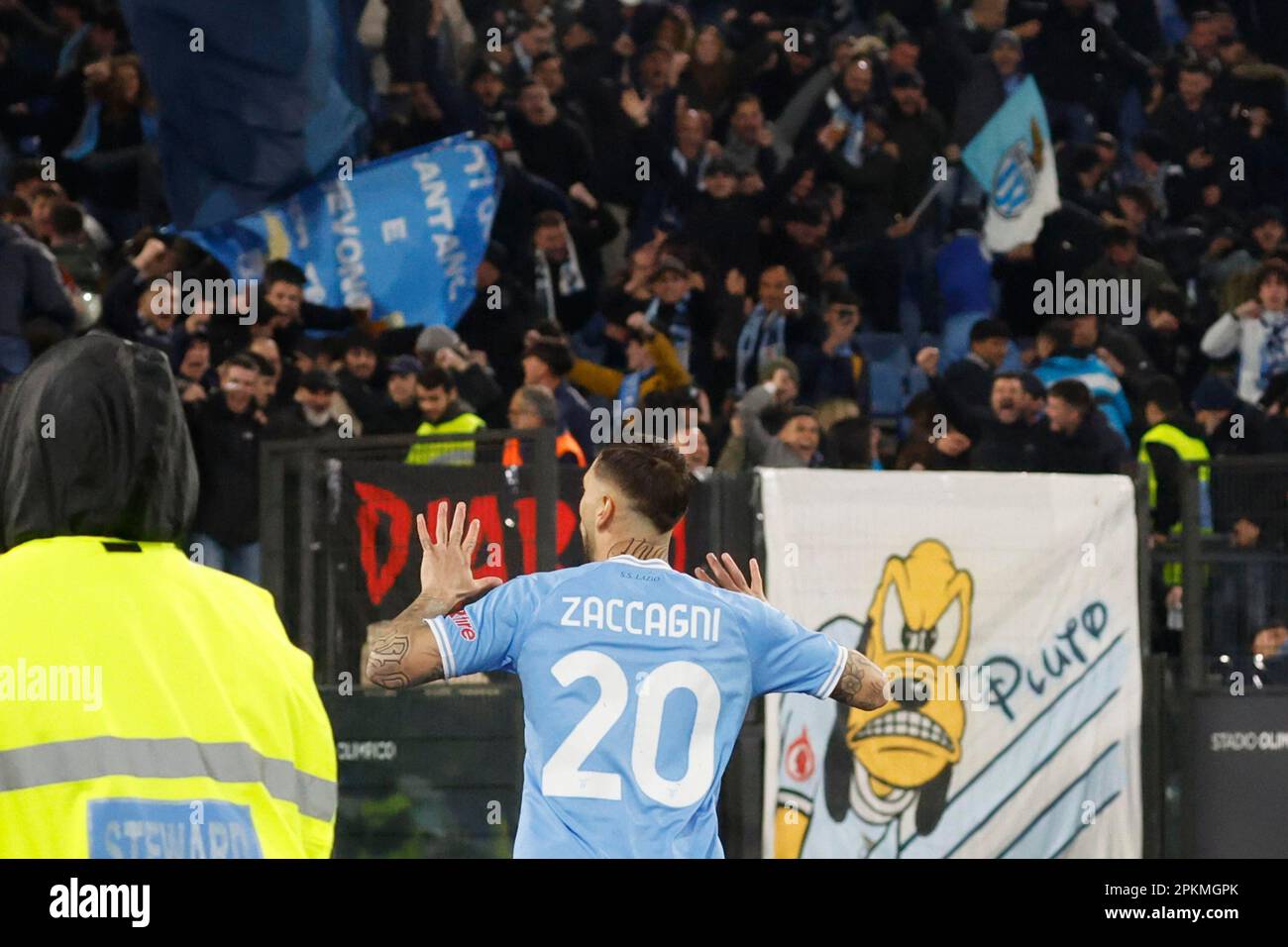 8 avril 2023, ROME, ITALIE: Le Mattia Zaccagni célèbre avec ses coéquipiers après avoir marqué ...