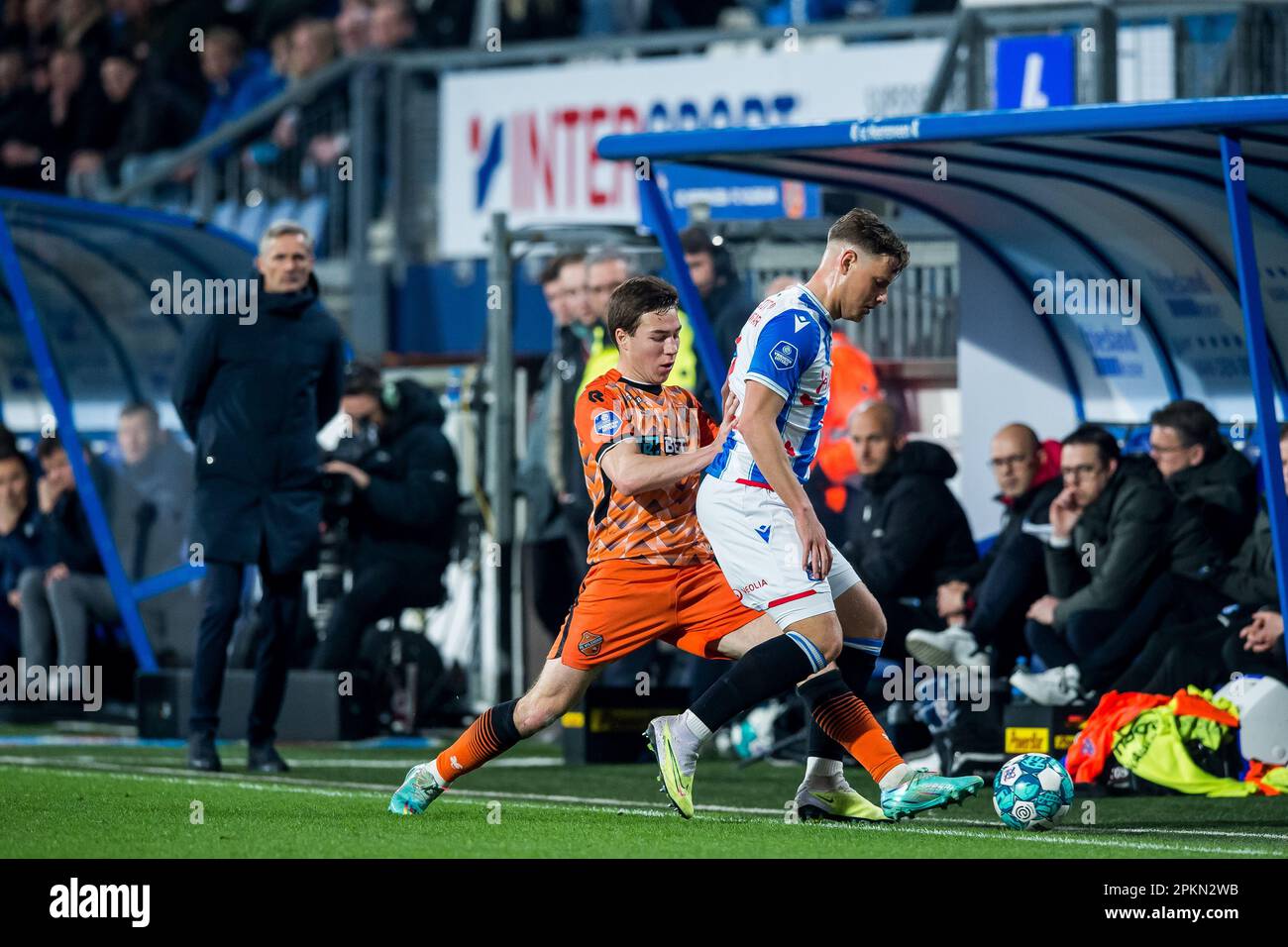 HERENVEEN - (lr) Carel Eiting du FC Volendam, Syb van Otele de SC ...