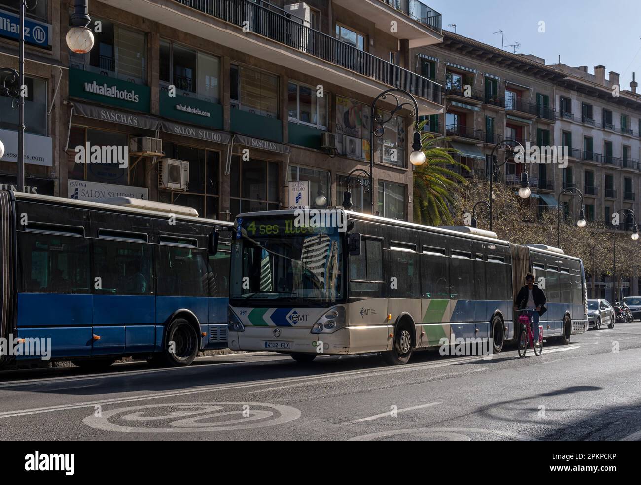 Transport urbain et interurbain Banque de photographies et d’images à haute résolution - Alamy