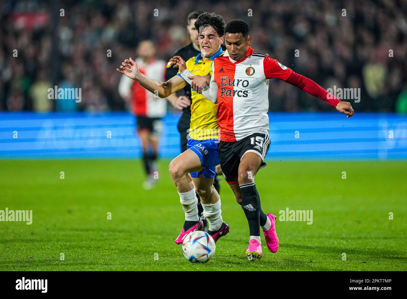 Rotterdam - Julen Lobete de RKC Waalwijk, Marcos Lopez de Feyenoord ...