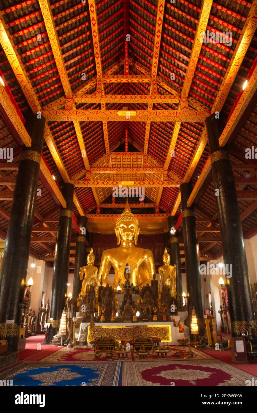 Luang Phor Tor est le principal Bouddha doré de l'église de Wat ...