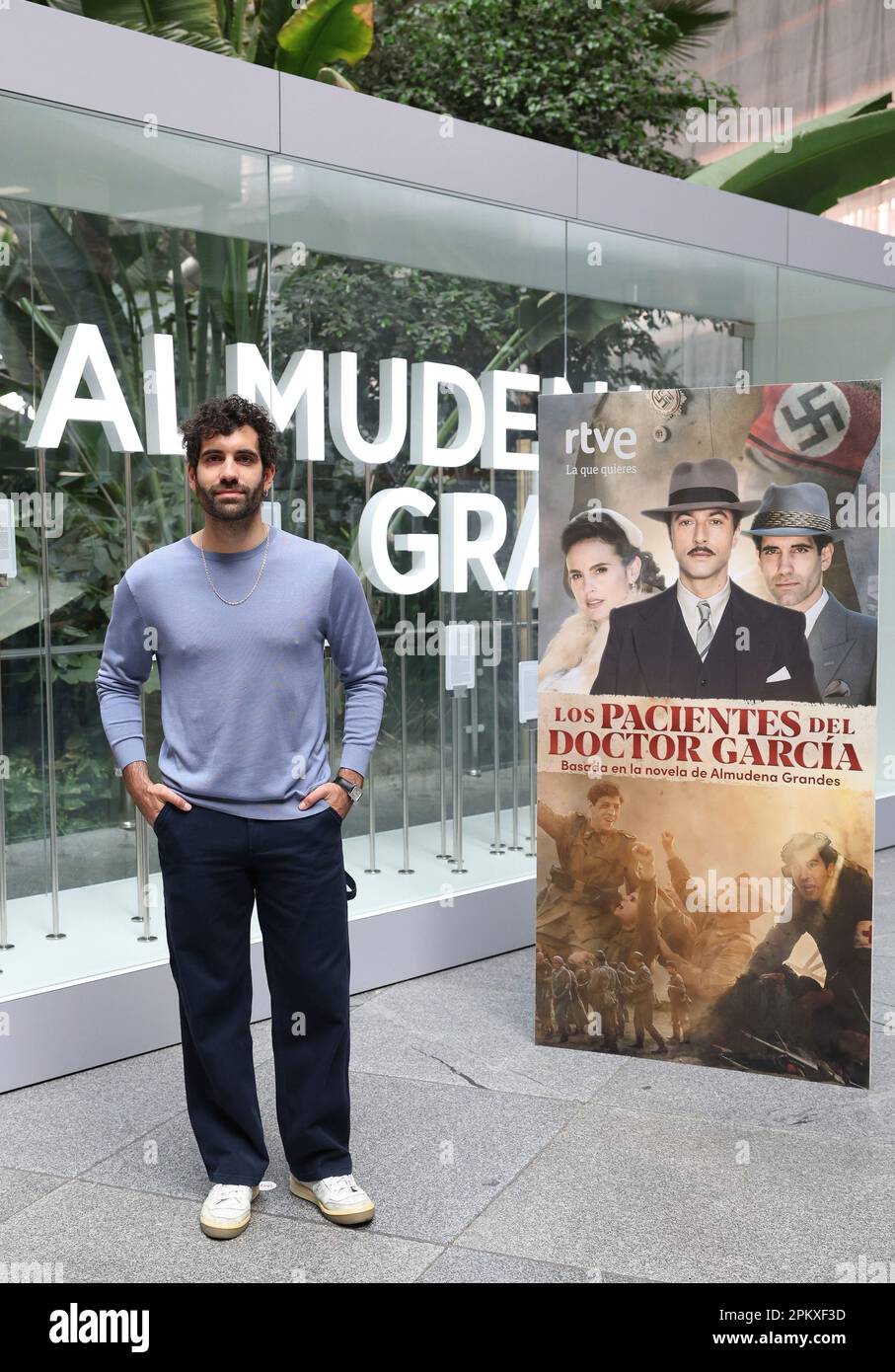 Actor Tamar Navas poses during the photocall of 'Los pacientes del ...