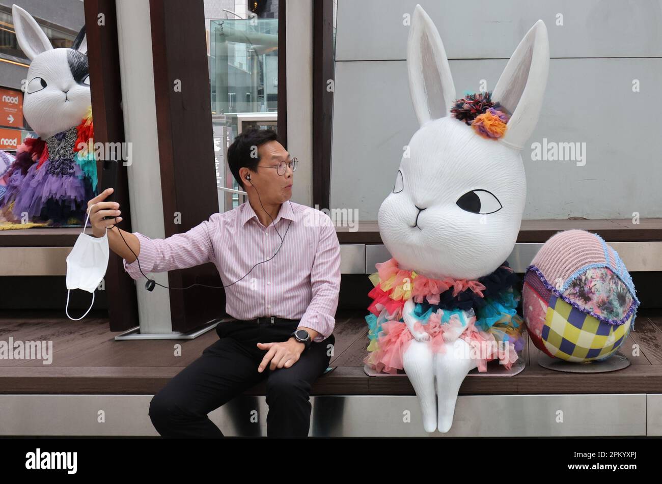 Une installation 'Bah Pau' bunnies créée par emmaAparty, à l'extérieur ...