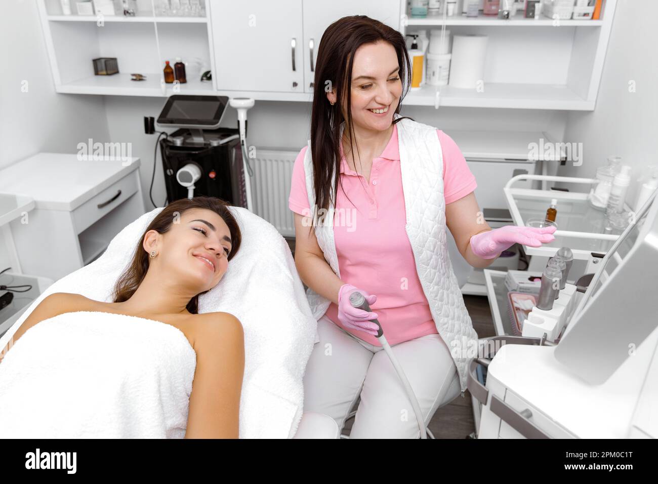 Service de cosmétologie, consultation de cosmétologue, traitement ...